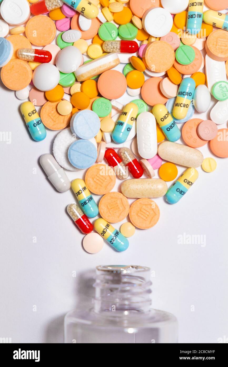 Colorful drugs, vitamins and medicine - capsules, tablets, pills Stock ...
