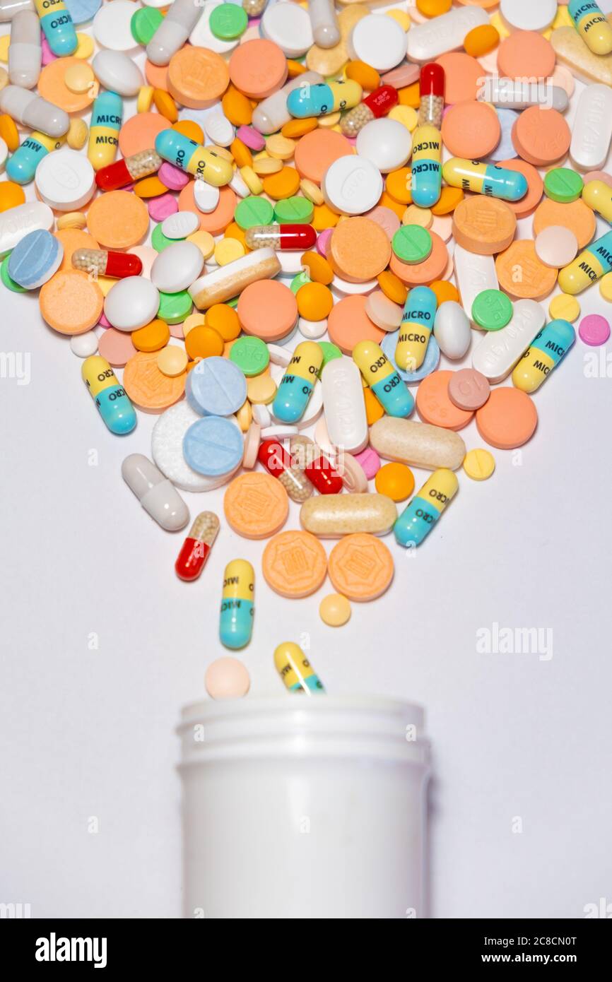Colorful drugs, vitamins and medicine - capsules, tablets, pills Stock ...