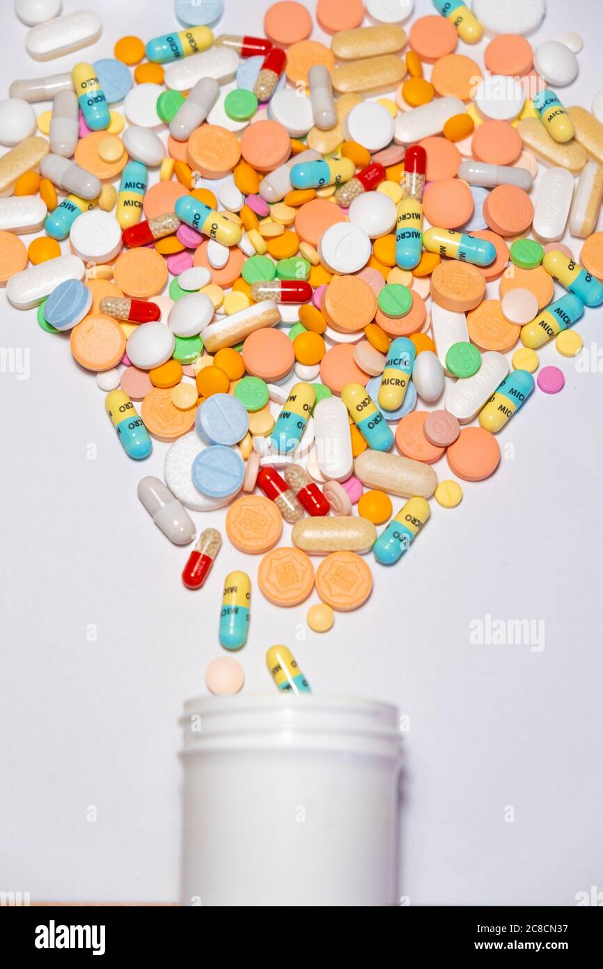 Colorful drugs, vitamins and medicine - capsules, tablets, pills Stock ...