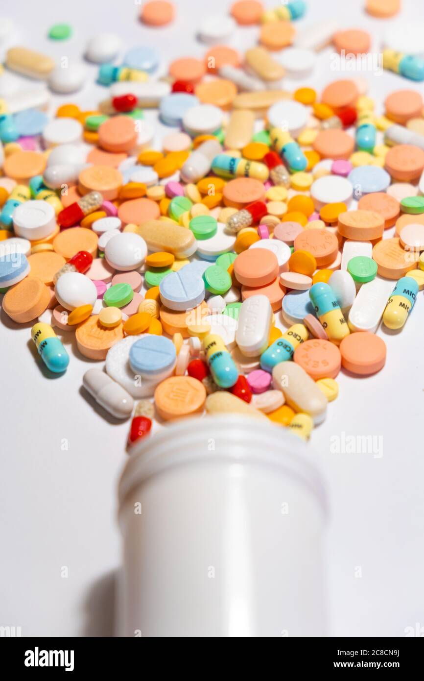 Colorful drugs, vitamins and medicine - capsules, tablets, pills Stock ...