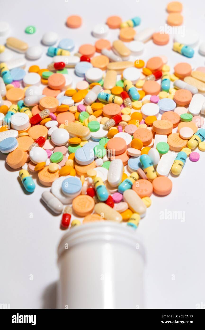 Colorful drugs, vitamins and medicine - capsules, tablets, pills Stock ...