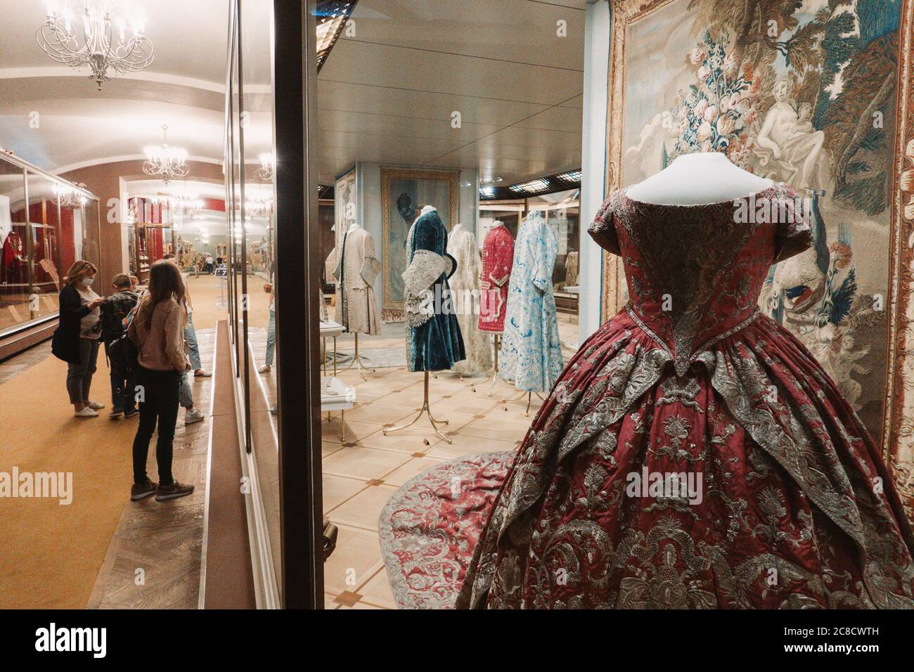 Visitors in Moscow Kremlin museum Armoury Chamber Stock Photo - Alamy