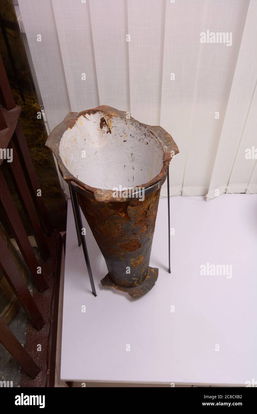 Old urinal hi-res stock photography and images - Alamy