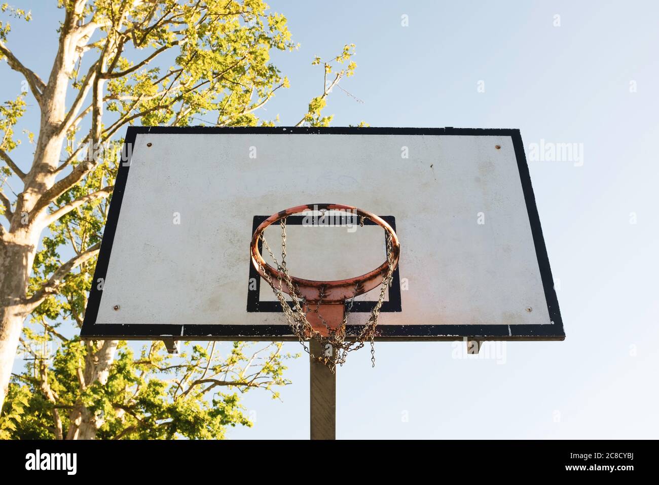 Basketball hoop vintage retro hi-res stock photography and images - Alamy