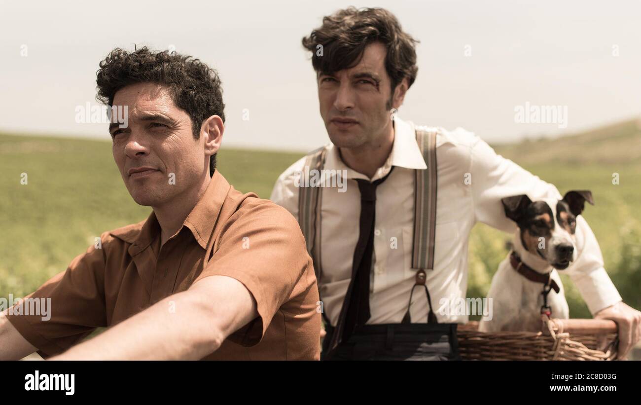 JAVIER REY and PABLO MOLINERO in EL VERANO QUE VIVIMOS (2020), directed ...