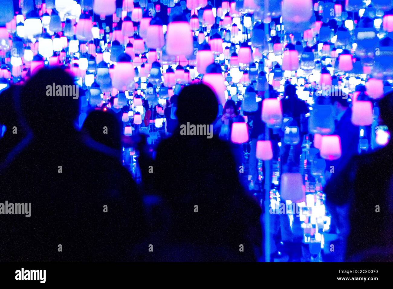 Teamlab borderless tokyo hi-res stock photography and images - Alamy