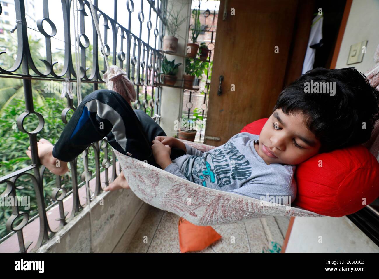 Homebound children hi-res stock photography and images - Alamy