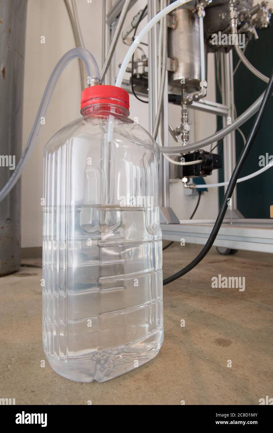 Hydrogen synthesis hi-res stock photography and images - Alamy