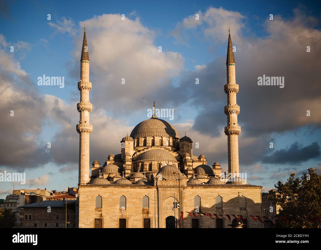 Yeni Mosque or new mosque, Istanbul, Turkey Stock Photo - Alamy