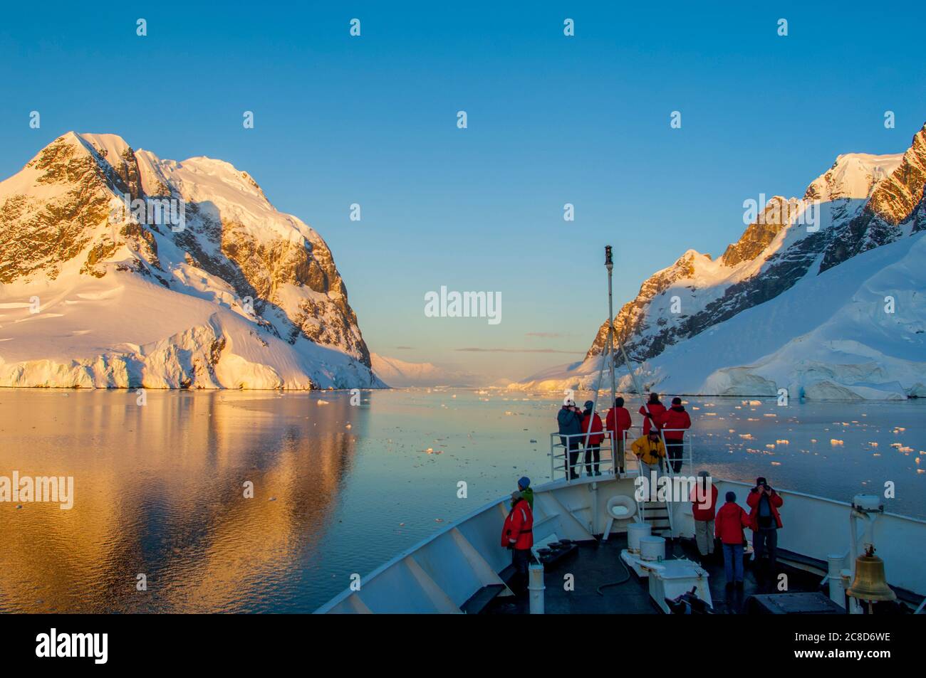 Mv clipper adventurer hi-res stock photography and images - Alamy