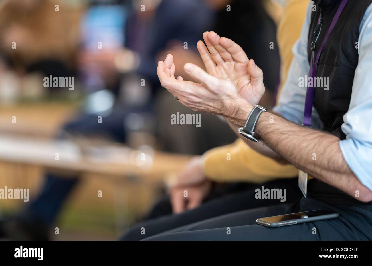 Applause applauding hi-res stock photography and images - Alamy