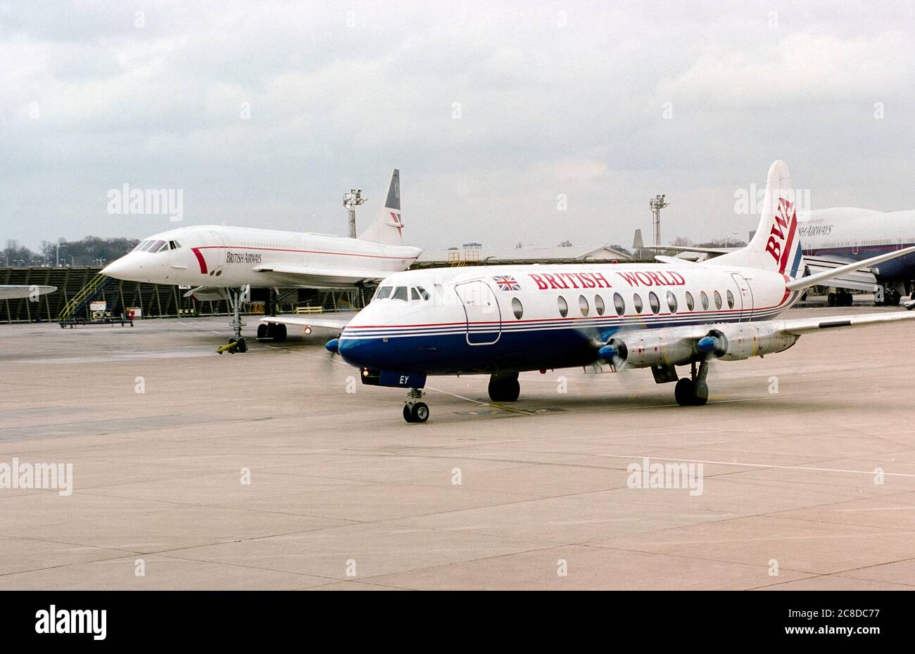 The last Vickers Viscount to carry passengers leaving London's Heathrow ...