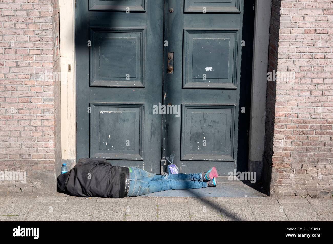 Homeless old man close up hi-res stock photography and images - Alamy