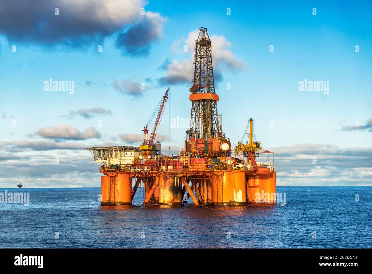 Oil drilling jack up rig hi-res stock photography and images - Alamy