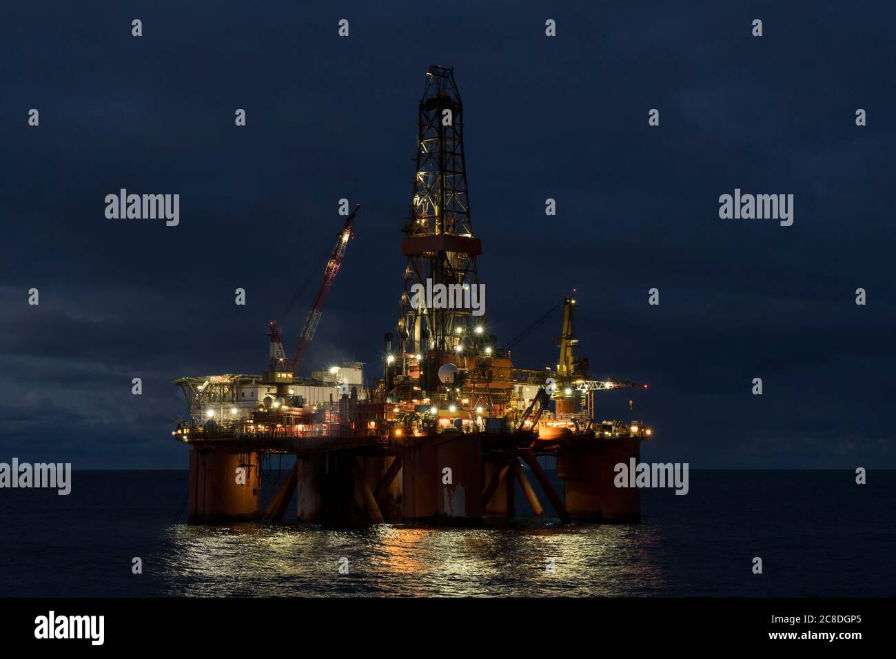 Drilling rig night hi-res stock photography and images - Alamy