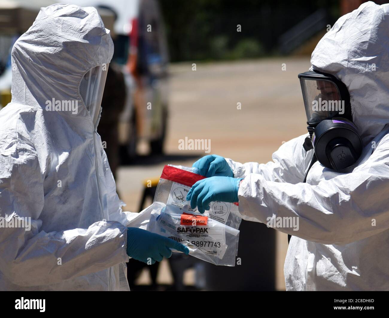 Chemical based explosives hi-res stock photography and images - Alamy