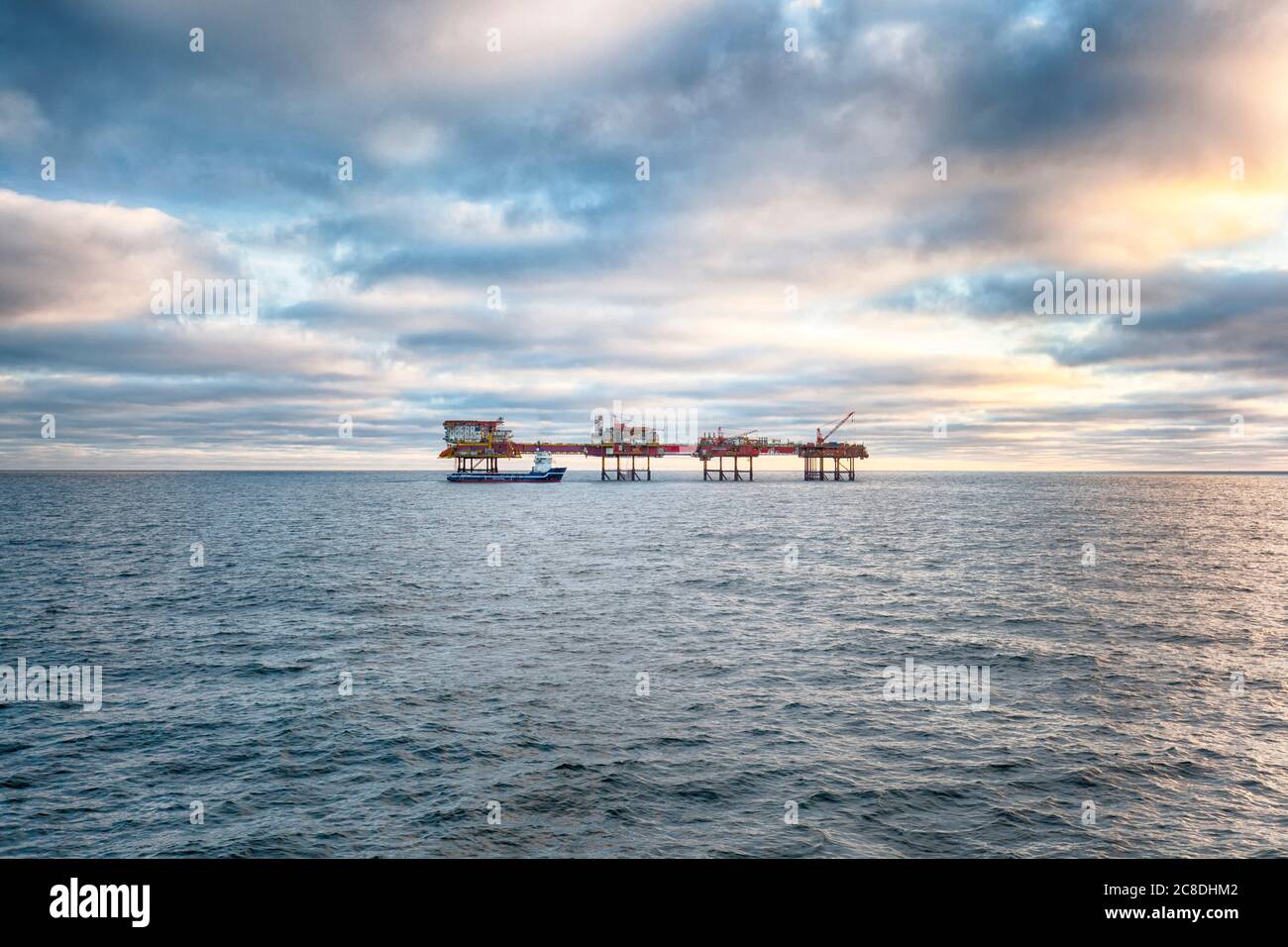 Oil rig sunset time hi-res stock photography and images - Alamy