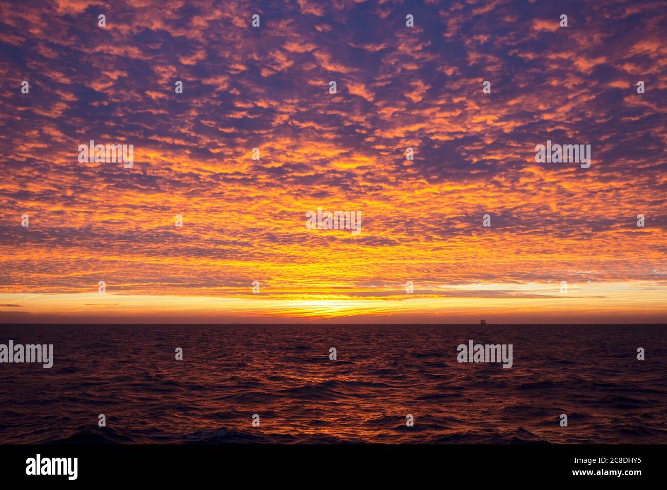 Sky sunset vast hi-res stock photography and images - Alamy