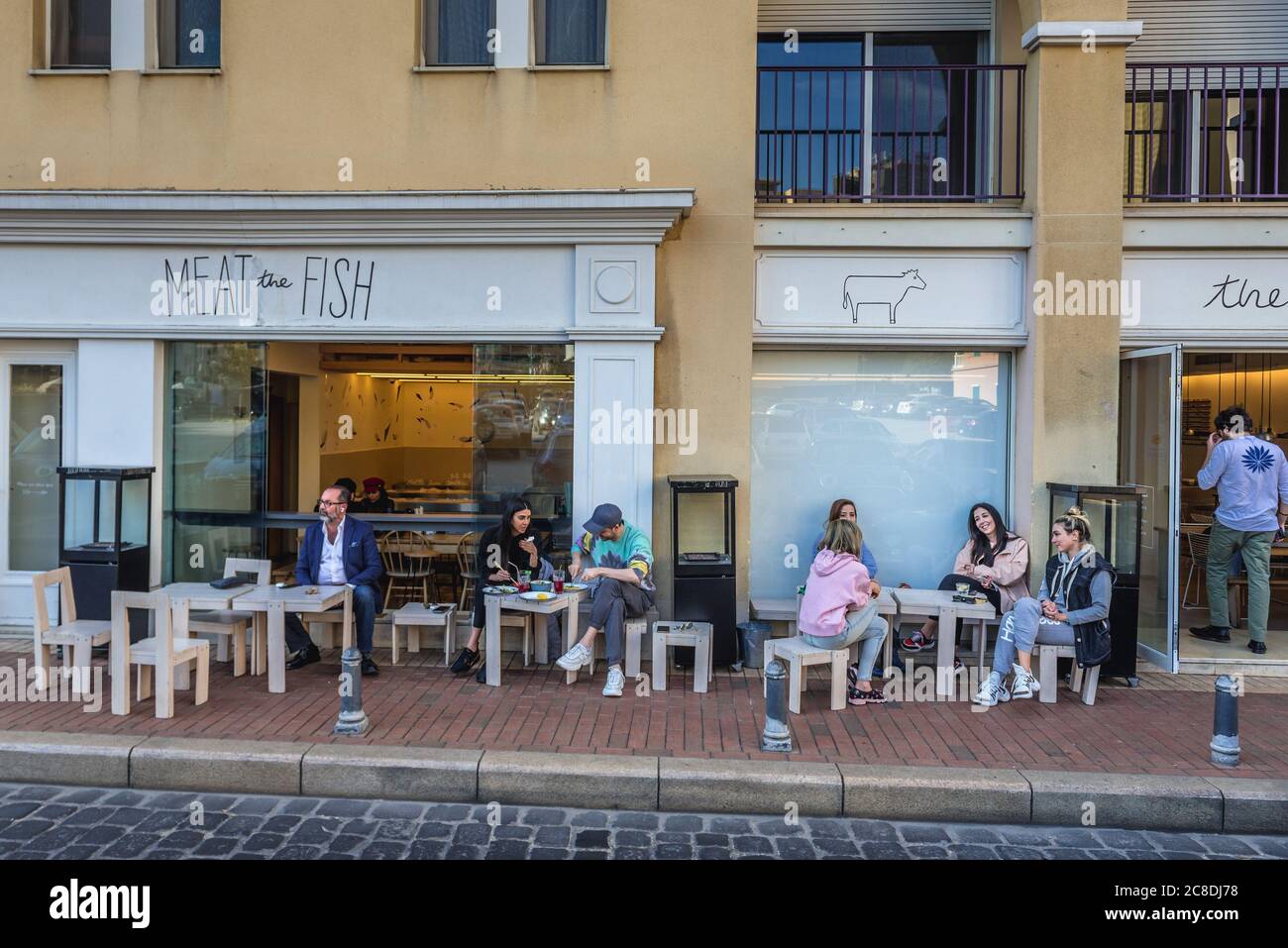 People restaurant beirut lebanon hi-res stock photography and images ...
