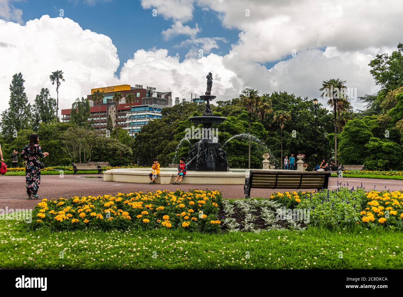 Fountain and Flowers inAlbert Park at the Auckland Universtiy in New ...