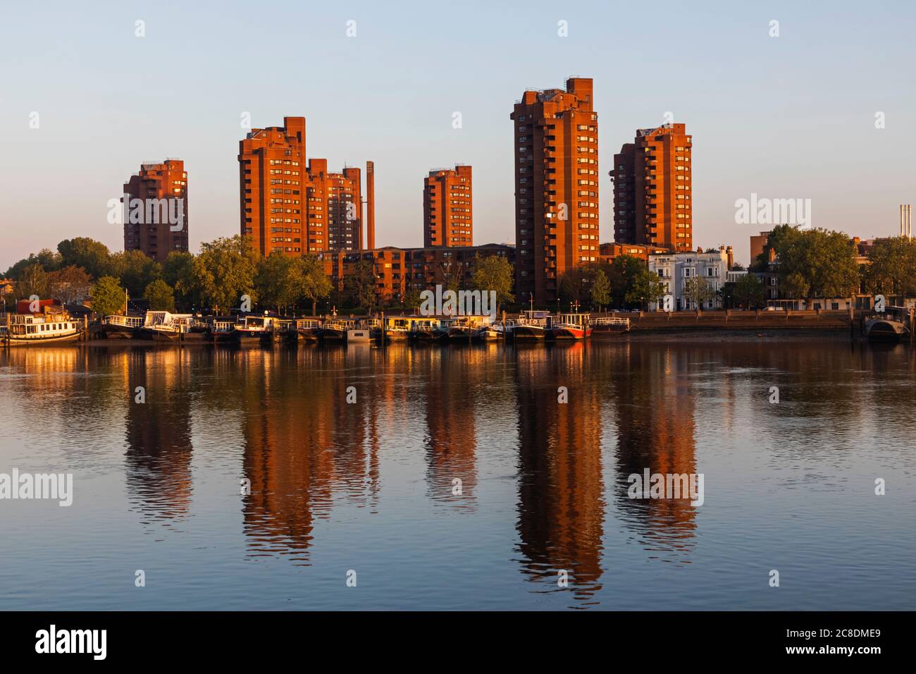 England, London, Chelsea, Battersea Bridge and World's End Estate tower ...