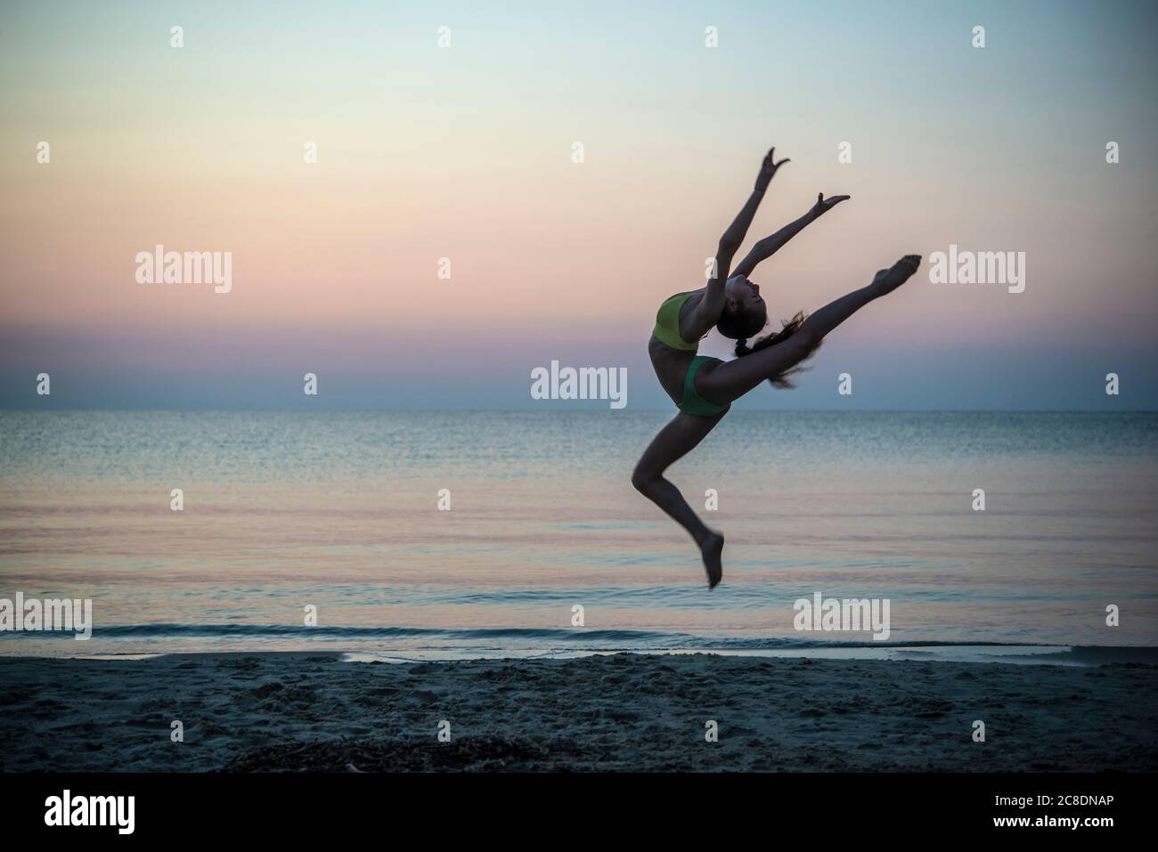 Flexible dancer hi-res stock photography and images - Alamy
