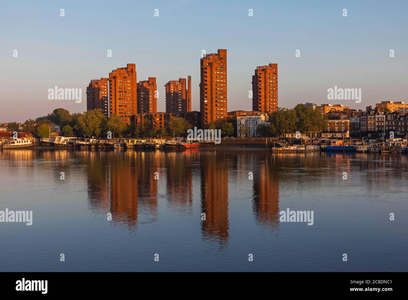England, London, Chelsea, Battersea Bridge and World's End Estate tower ...