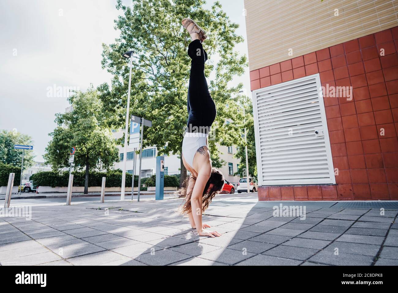 Handstand hi-res stock photography and images - Alamy
