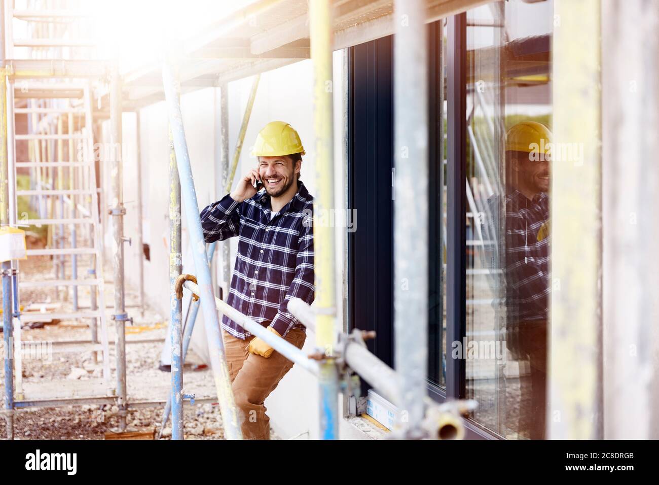 Happy worker hi-res stock photography and images - Alamy