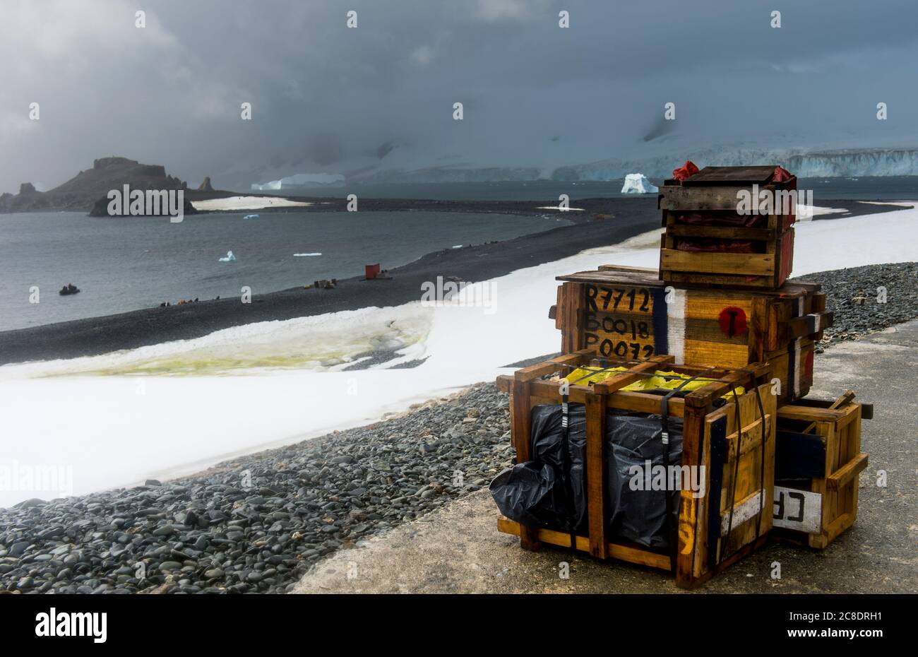 Half and half containers hi-res stock photography and images - Alamy