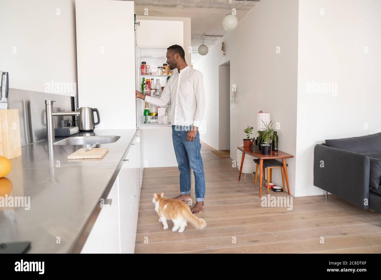 Kitchen interior modern full view hi-res stock photography and images ...