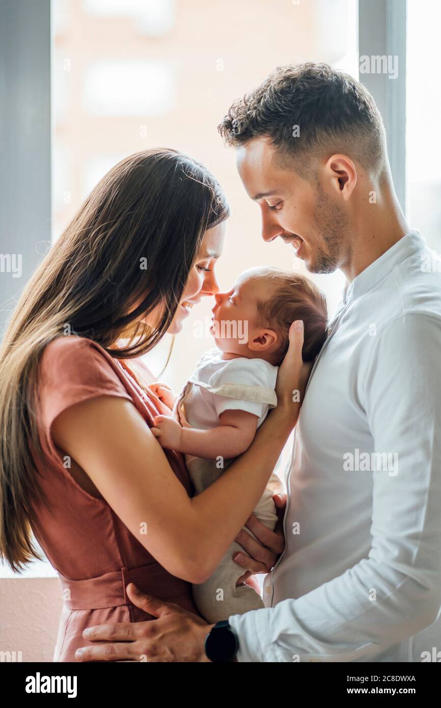 Parents baby home hi-res stock photography and images - Alamy