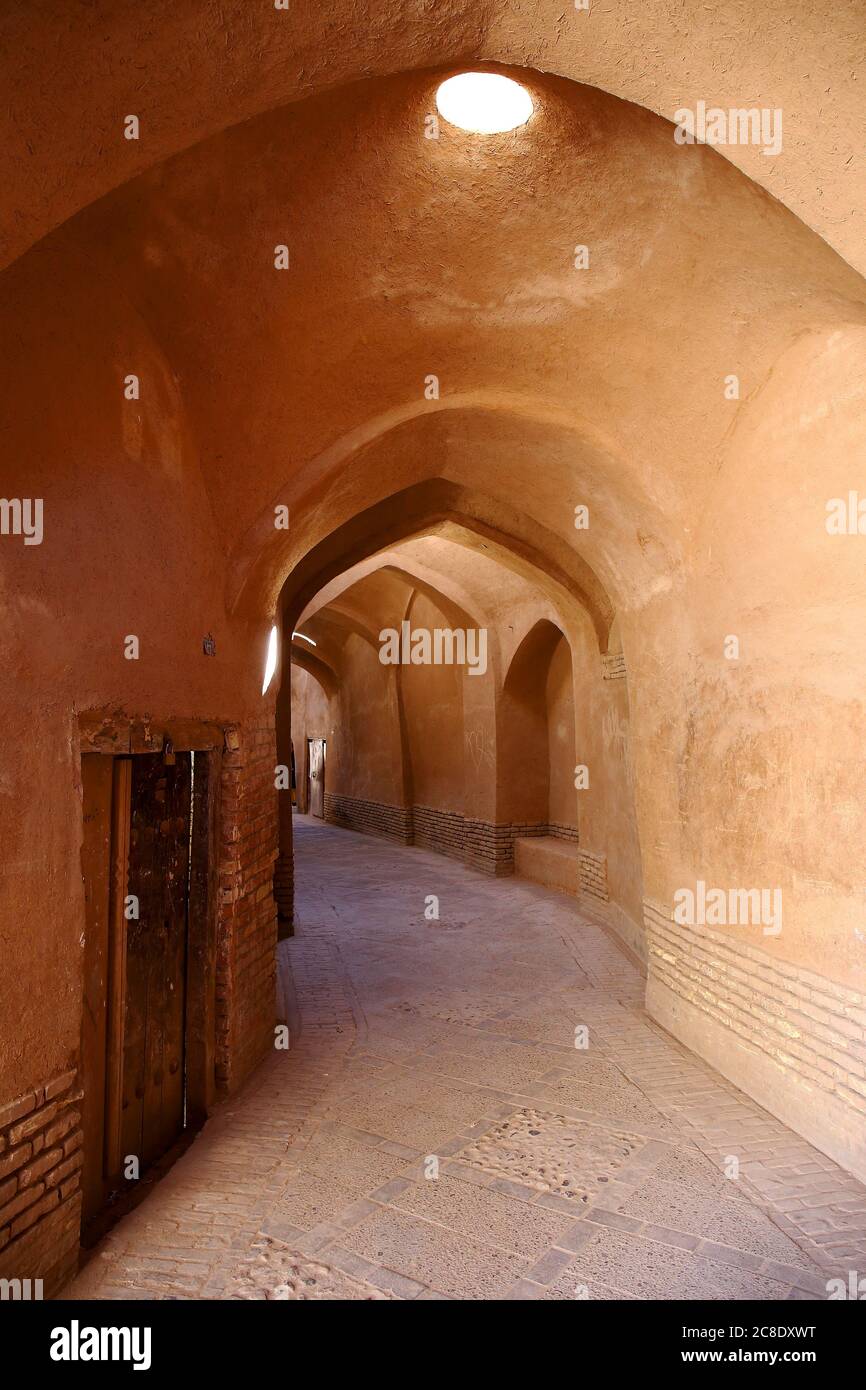 Arched ceiling hi-res stock photography and images - Alamy