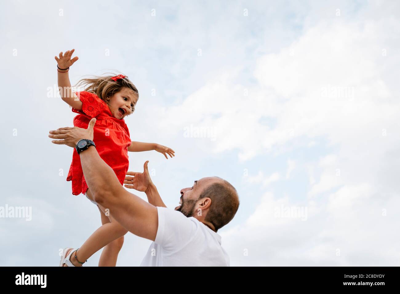 Father open arms daughter hi-res stock photography and images - Alamy