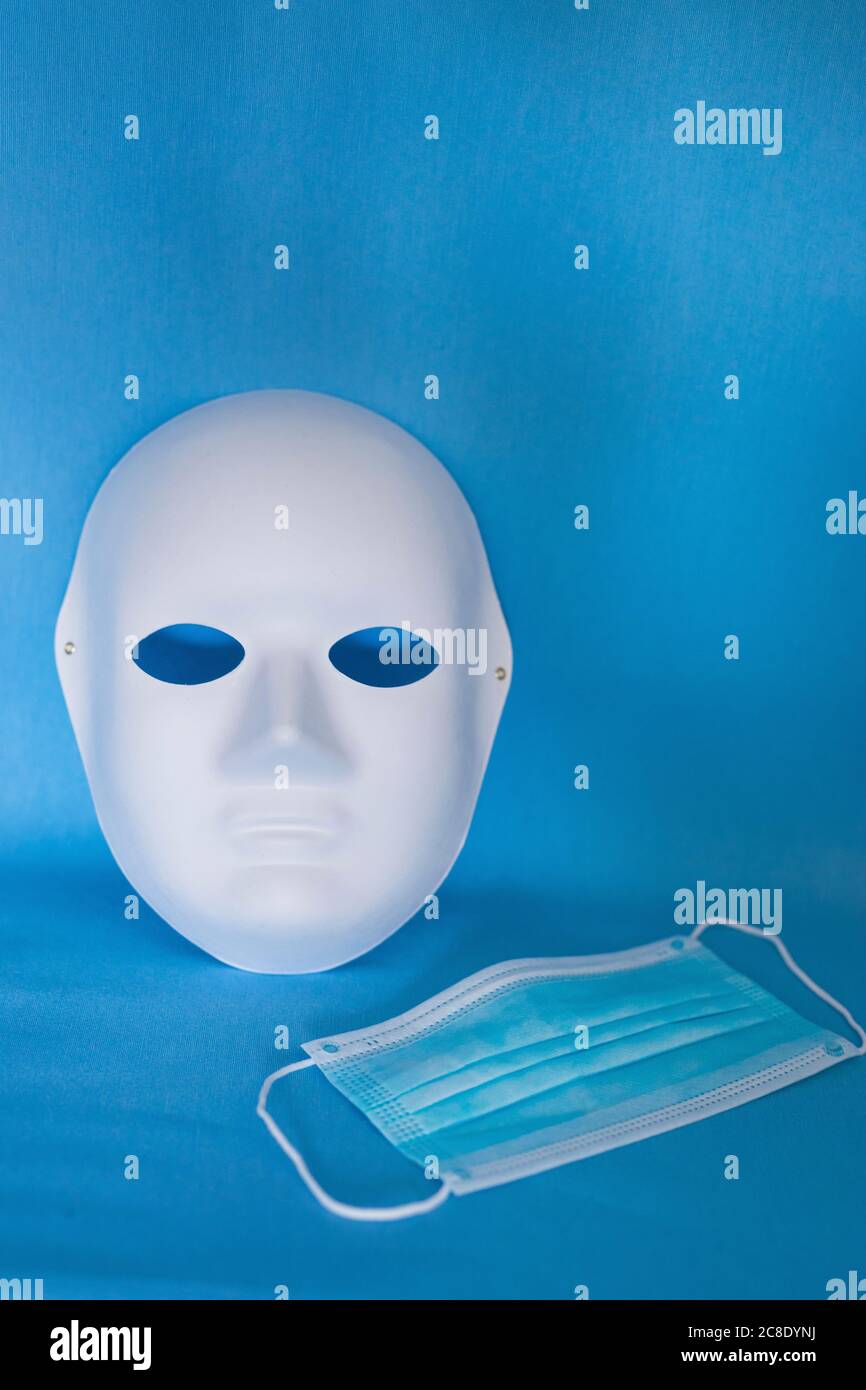 Theater mask hi-res stock photography and images - Alamy