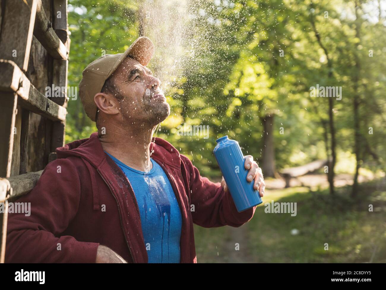 Spitting men hi-res stock photography and images - Alamy