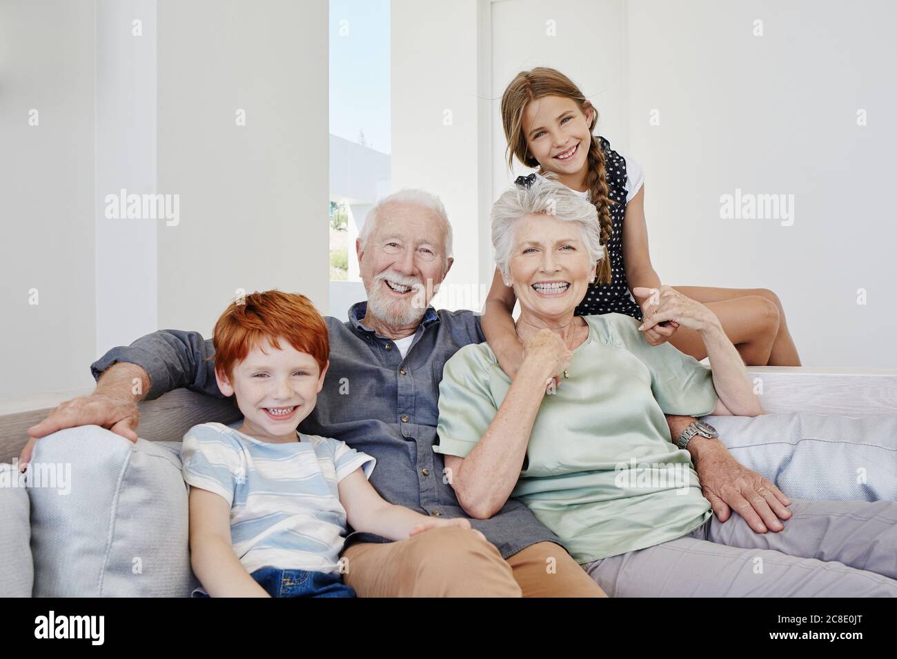 Grandparents with grandchildren villa hi-res stock photography and ...