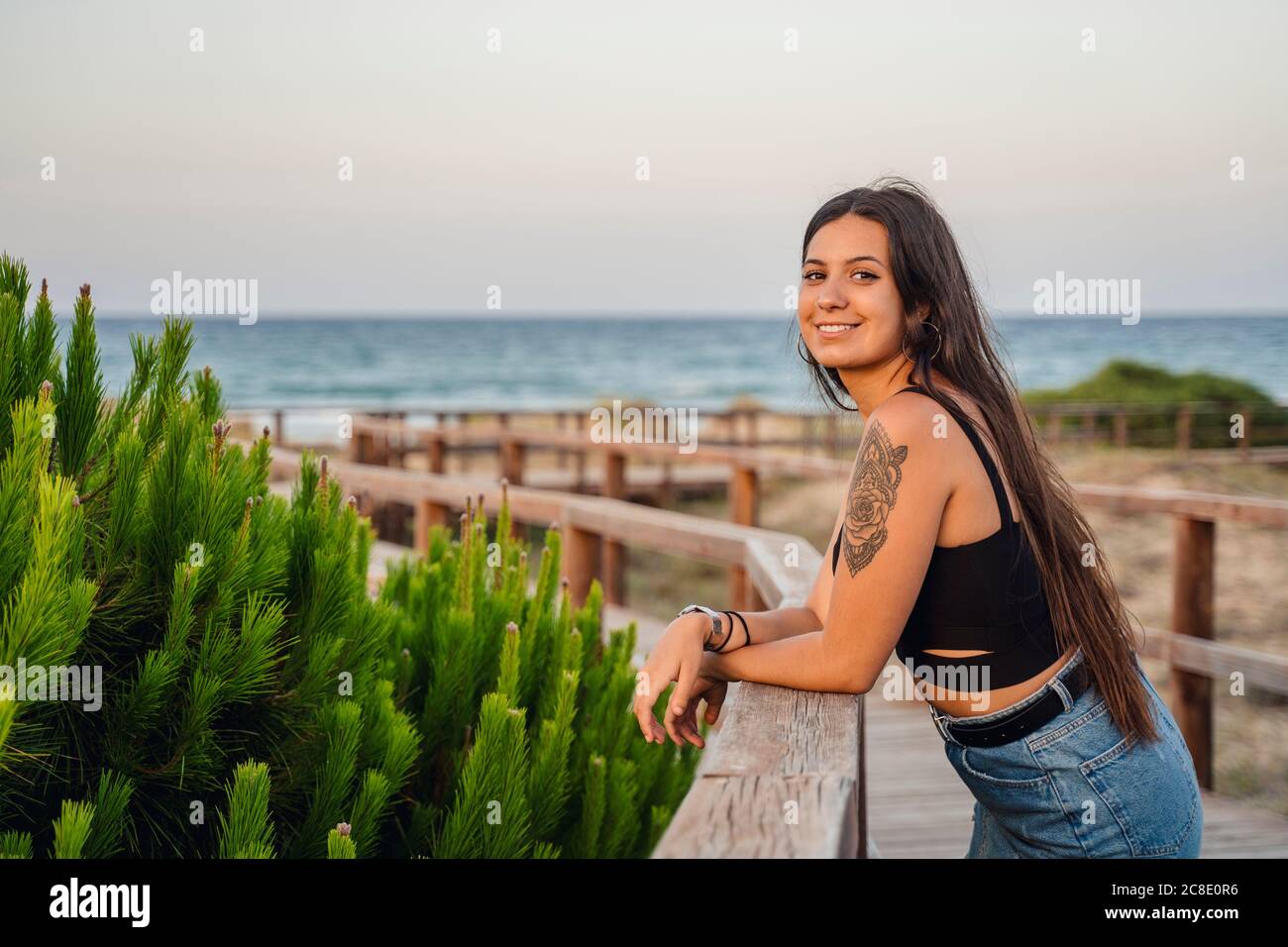 Body confidence beach hi-res stock photography and images - Alamy