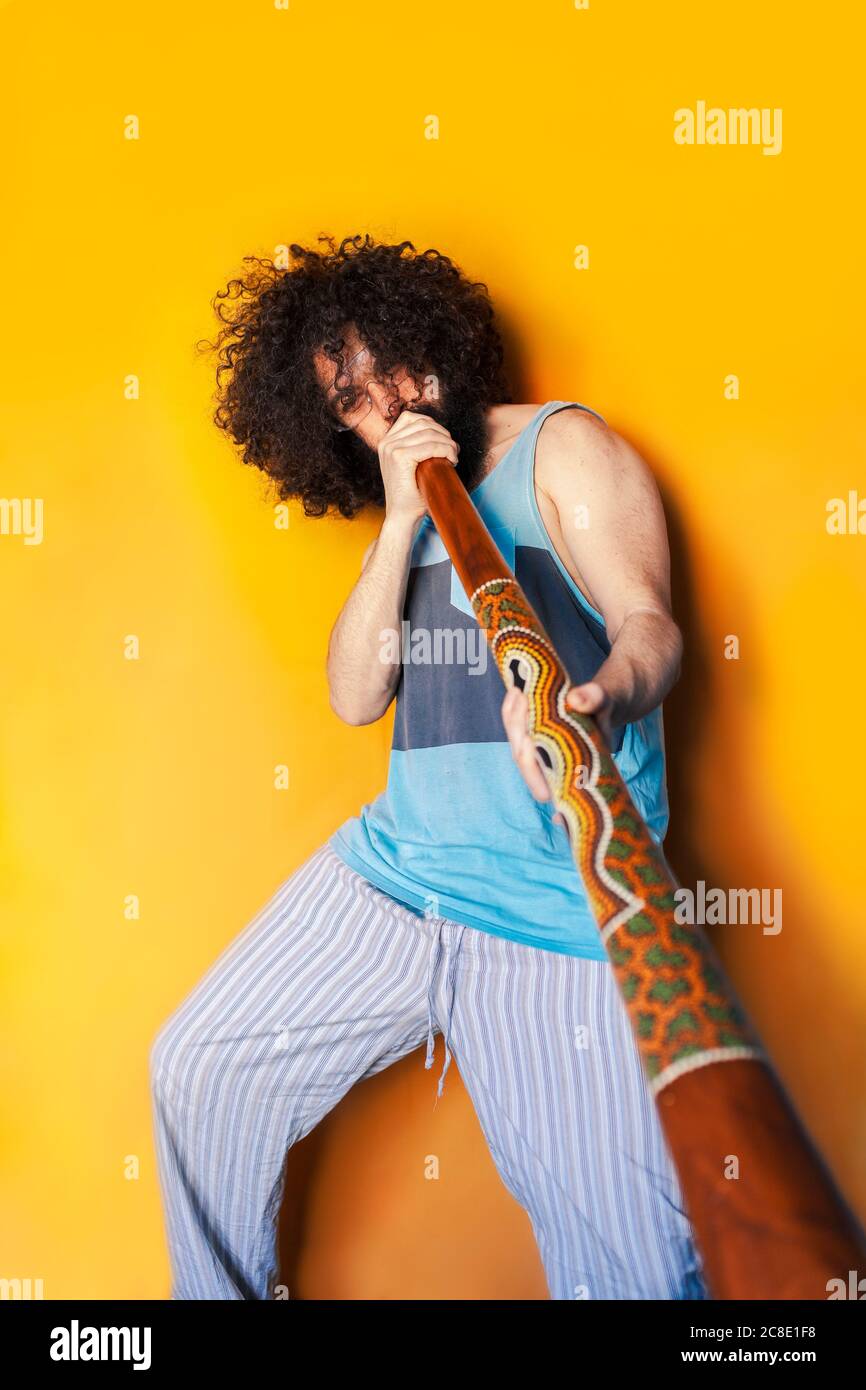 Didgeridoo playing hi-res stock photography and images - Alamy