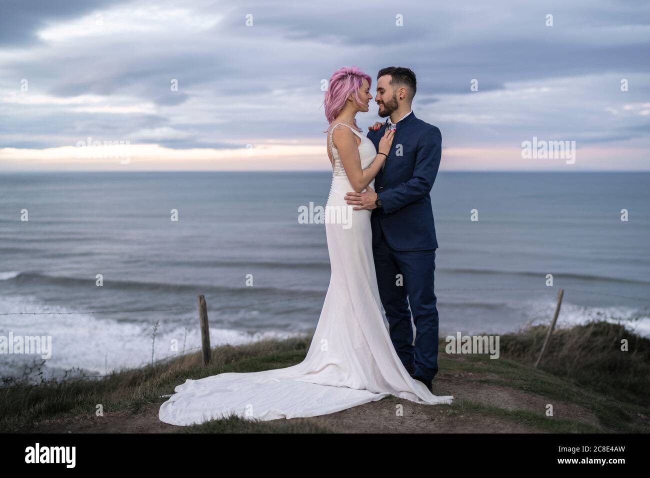 Couple at viewpoint hi-res stock photography and images - Alamy