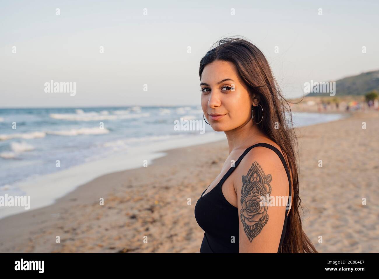 Body confidence beach hi-res stock photography and images - Alamy