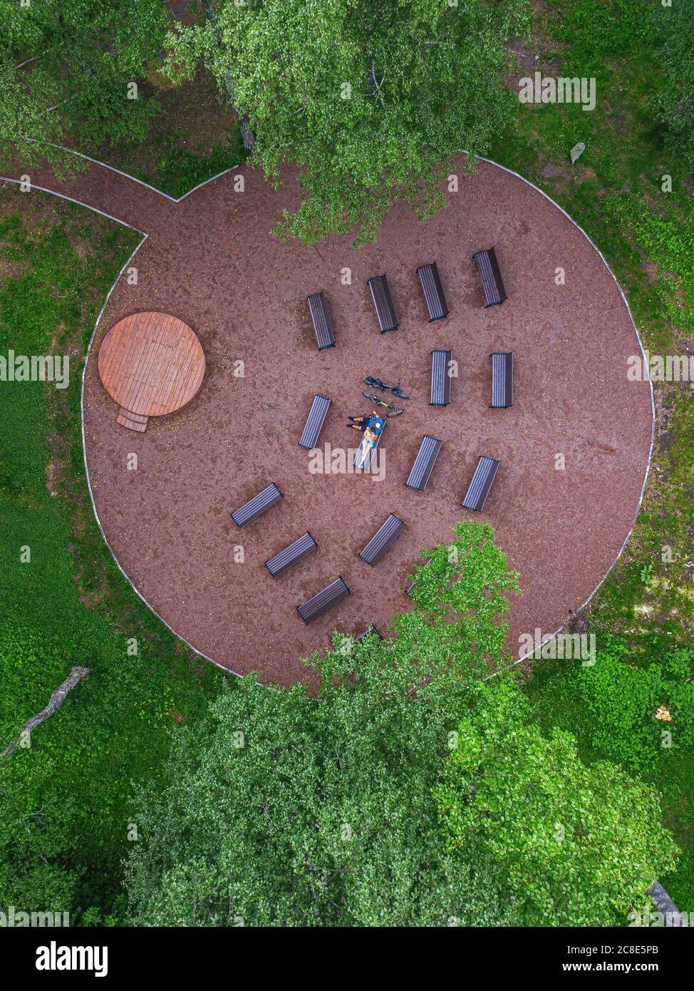 Aerial park bench hi-res stock photography and images - Alamy