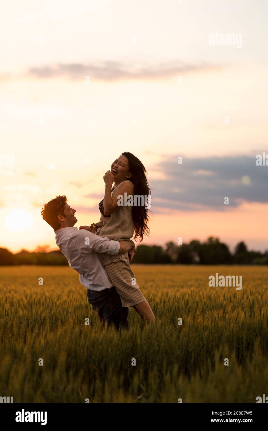 Couple dancing close up hi-res stock photography and images - Alamy