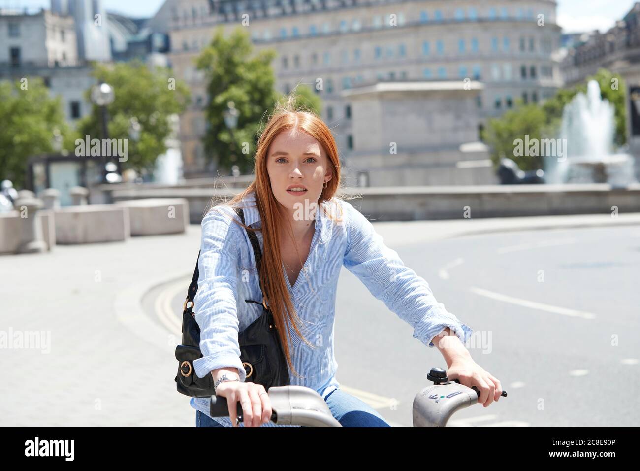 Bike woman riding city hi-res stock photography and images - Alamy