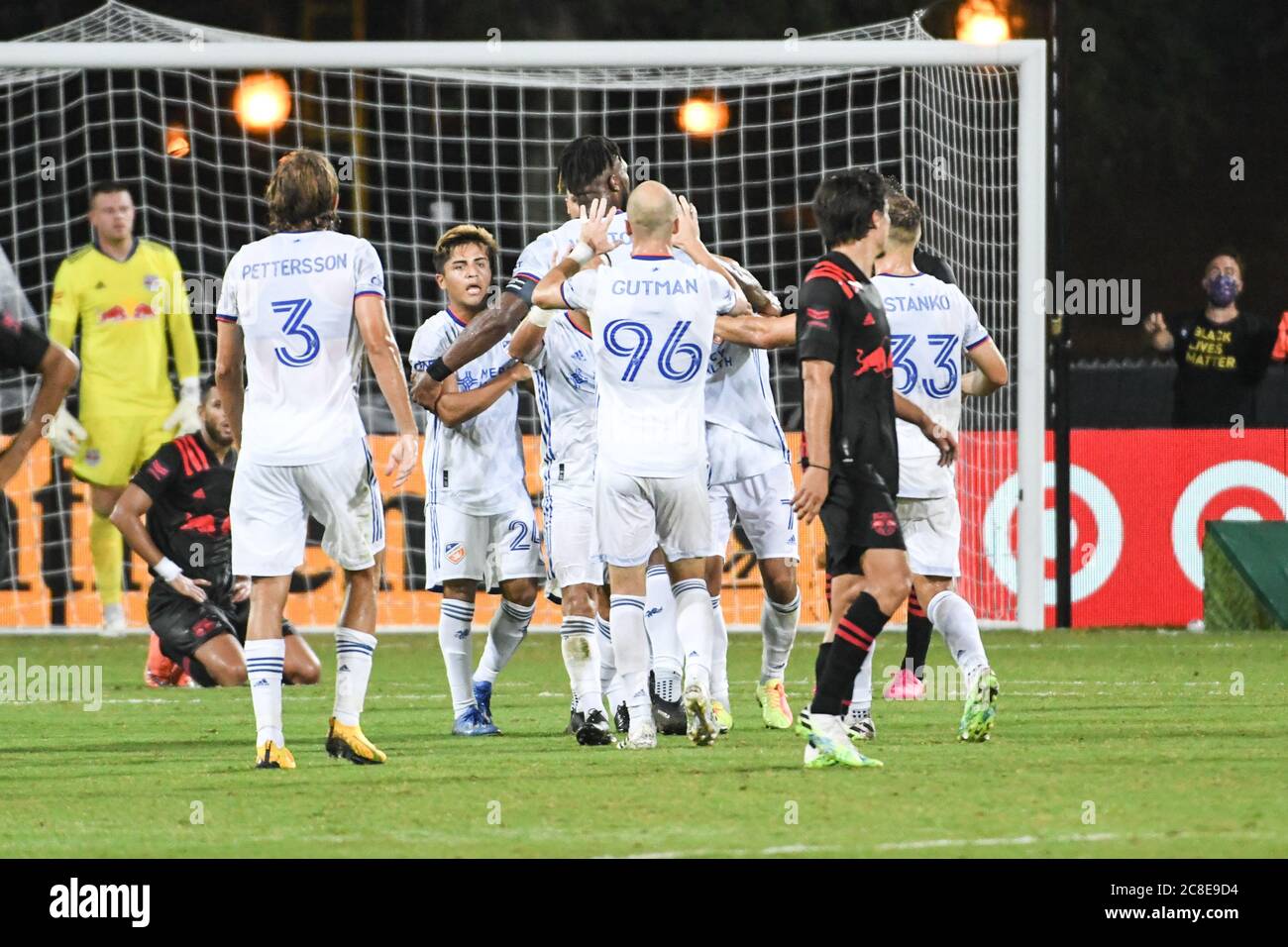 American football players in red hi-res stock photography and images ...