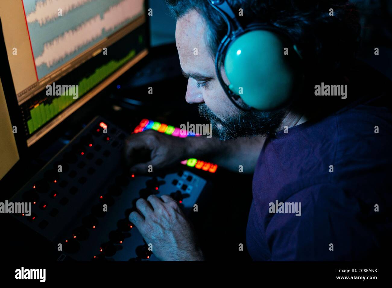 Using sound hi-res stock photography and images - Alamy