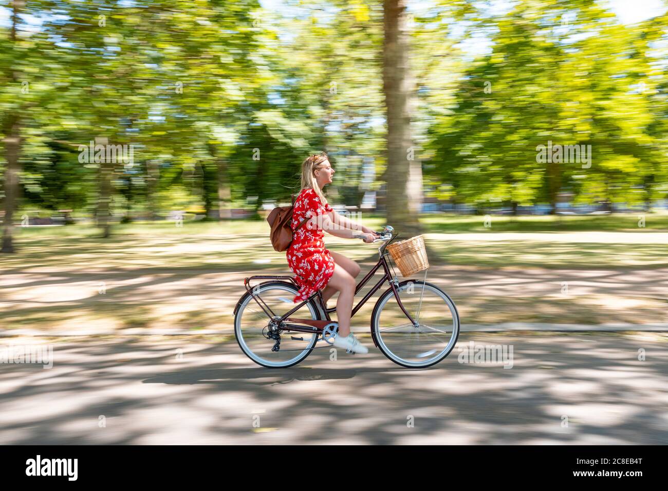 Motion paths hi-res stock photography and images - Alamy