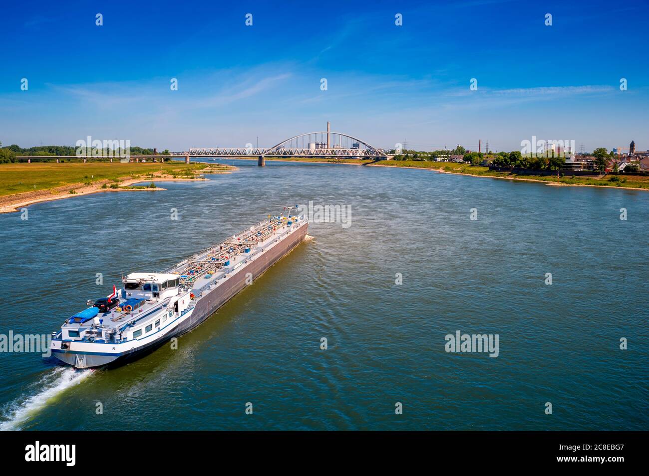 Tanker bridge hi-res stock photography and images - Alamy