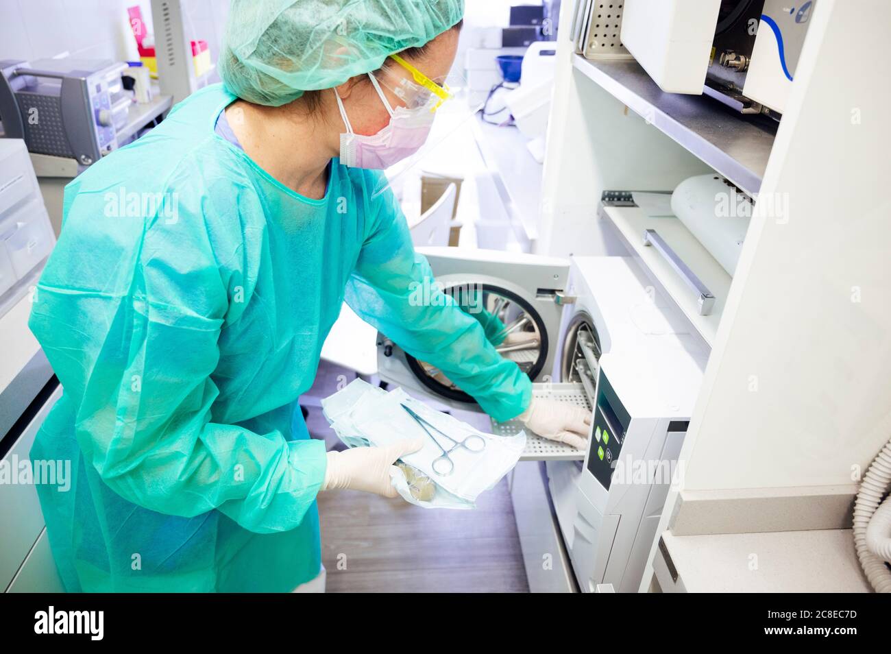 Medical instruments hi-res stock photography and images - Alamy