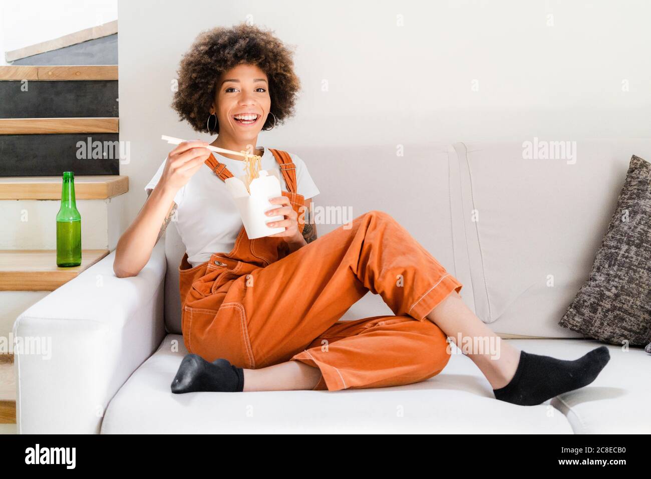 Asian sitting eating hi-res stock photography and images - Alamy